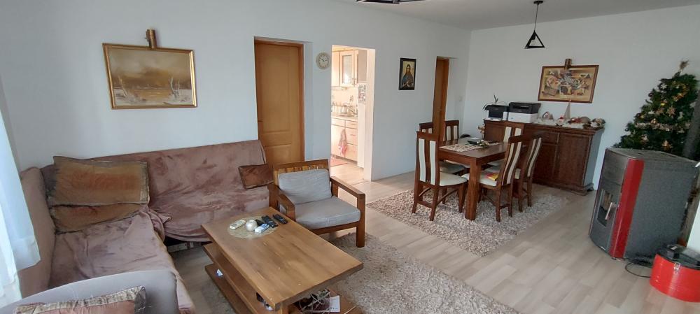 Kuća na prodaju, 206m2, 185.500€