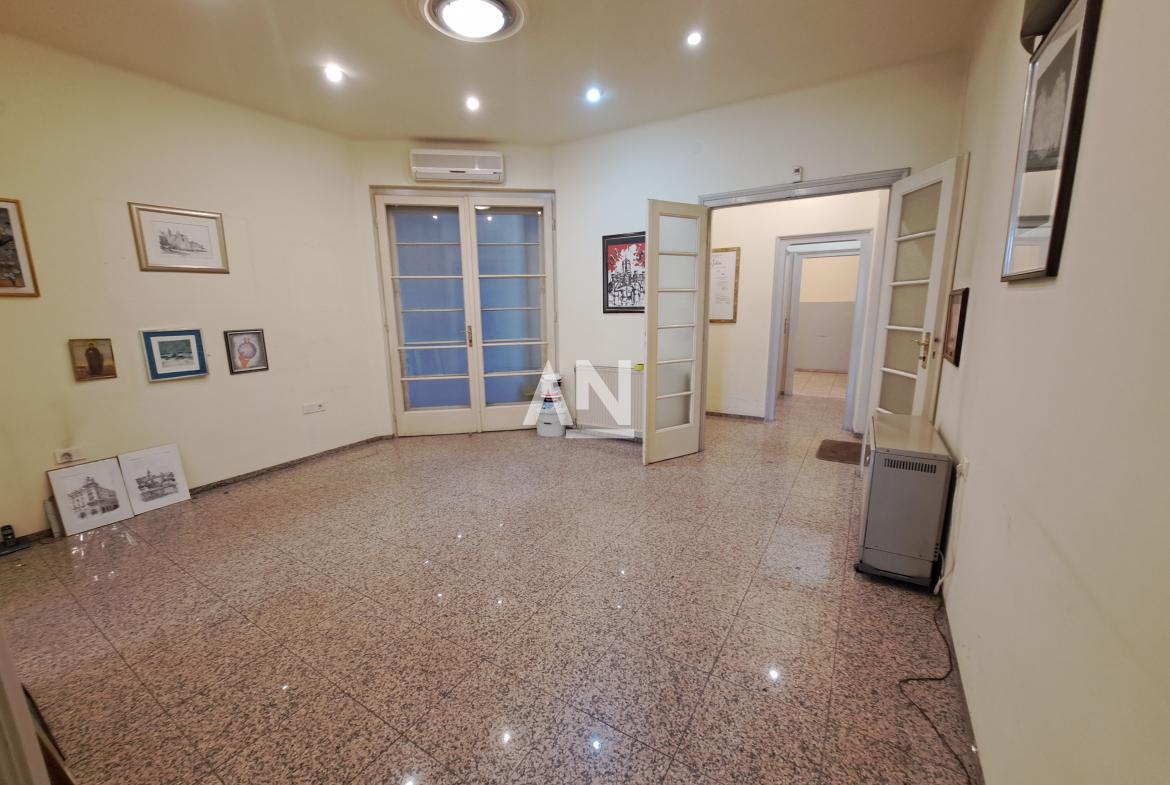 Vračar, hotel Metropol, Kumanovska, 110m2-renta ID#13469 900 €