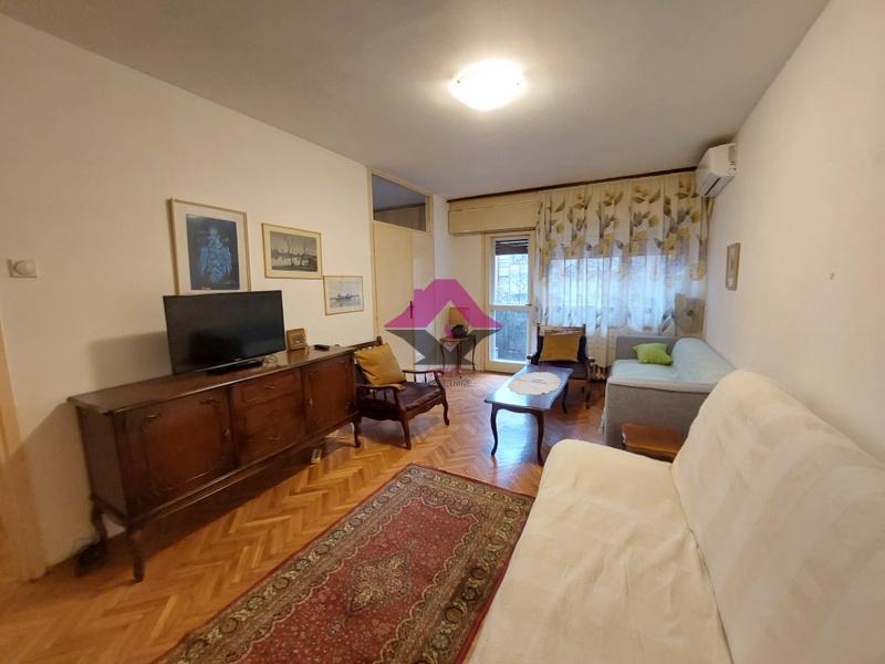 Tašmajdan, Kneza Danila, 35m2 sa lođom, namešten ID#1473 400 €