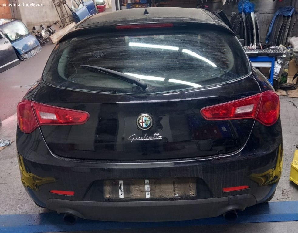 ALFA ROMEO GIULIETTA GEPEK VRATA KOD BOJE 601/B ORIGINALNI D