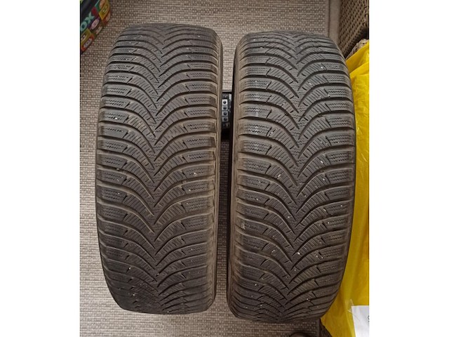 4 zimske gume 205/55 R16, 2 Goodyear + 2 Hankook