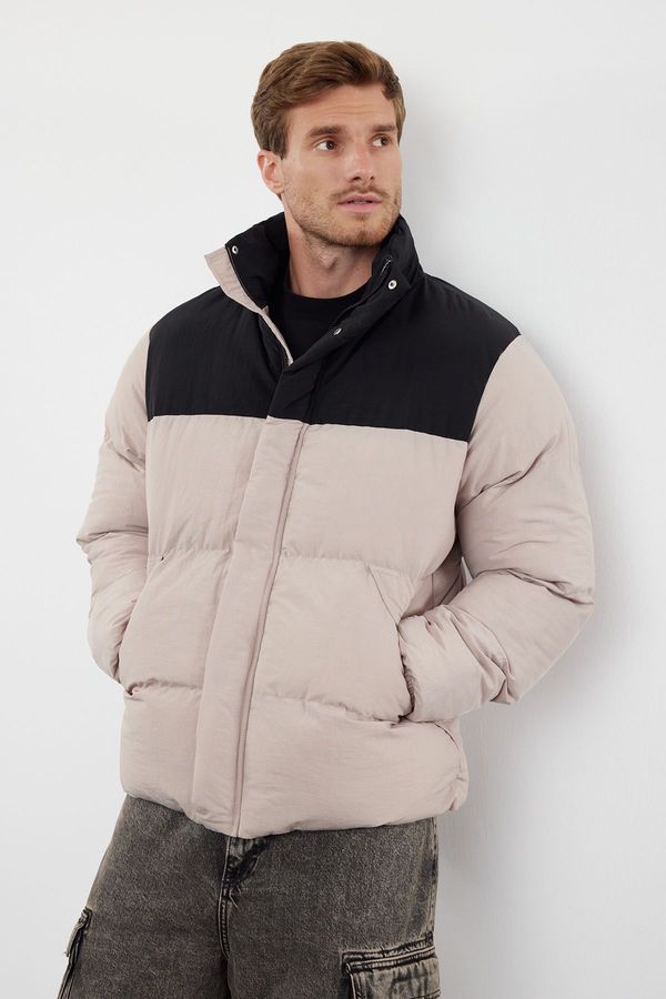 TRENDYOL MEN'S STONE TASLAN REGULAR FIT COLOR BLOCK STAND COLLAR WINTER COAT