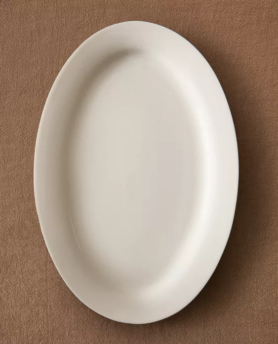 OVALNA ČINIJA ZA POSLUŽIVANJE OD PORCELANA BONE CHINA SA UKRASNIM RUBOM