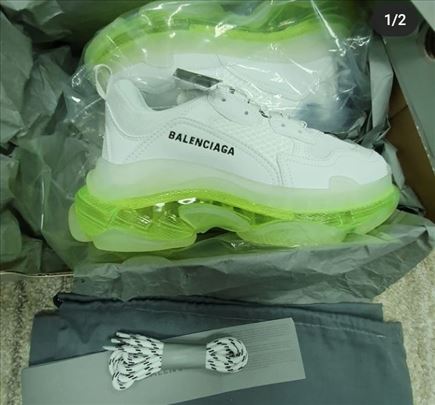 Balenciaga triple s