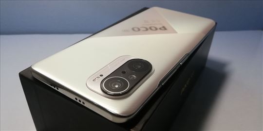 Xiaomi Poco F3 8/256gb bela boja top stanje