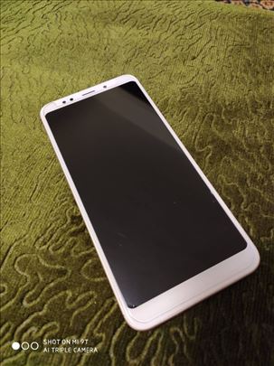 Prodajem Xiaomi Redmi 5 plus