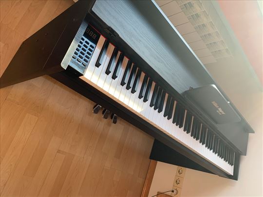 Electronic keyboard / Električni klaviri