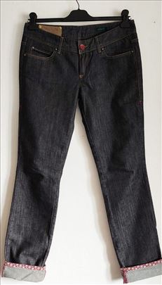 Nove Benetton Skinny jeans farmerke br.31