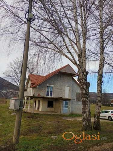 Prodajem kucu Niksic-Gornje Polje