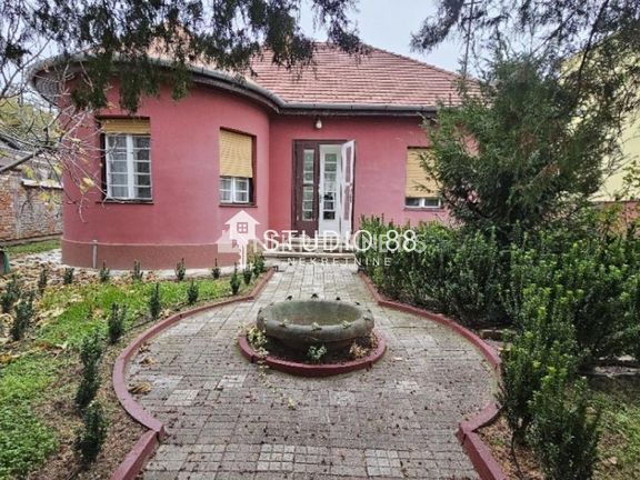 Zrenjanin, Centar, Kuća, 193m2, 125000 EUR