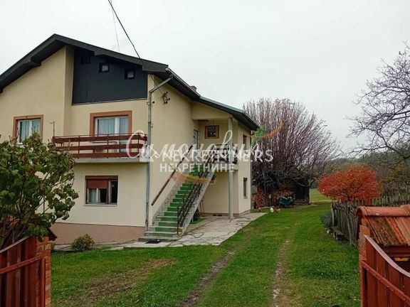 Aranđelovac, Vrbica, 180m2+2pomoćna objekta, 250 ari, odlično ID#1634