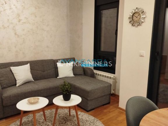 Zvezdara, Učiteljsko naselje, Dr Velizara Kosanovića, 1.5 stan, 37m2, 550 EUR