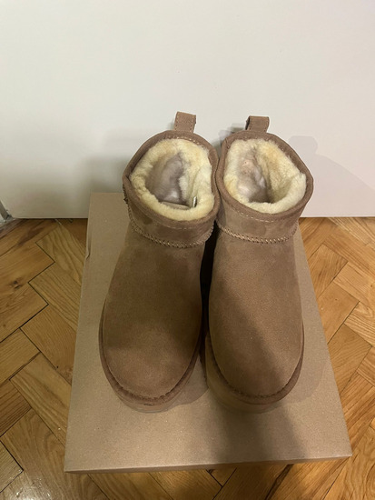 UGG ULTRA MINI PLATFORM 39