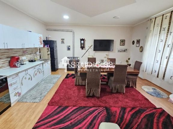 Zrenjanin, Duvanika, 3.0 stan, 100m2, 47000 EUR