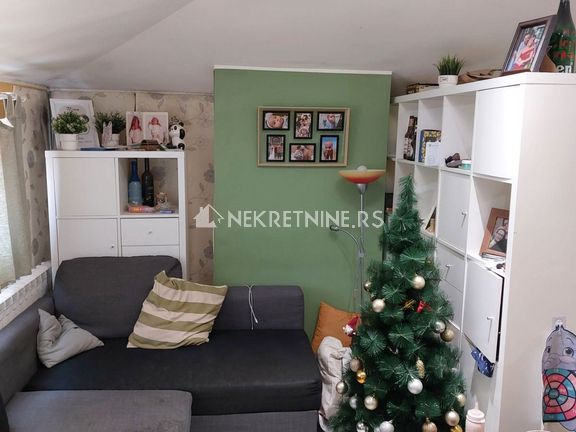 44m2, ZEMUN - GORNJI GRAD , stan