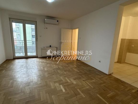 Novi Sad, Salajka, 3.0 stan, 73m2, 153000 EUR