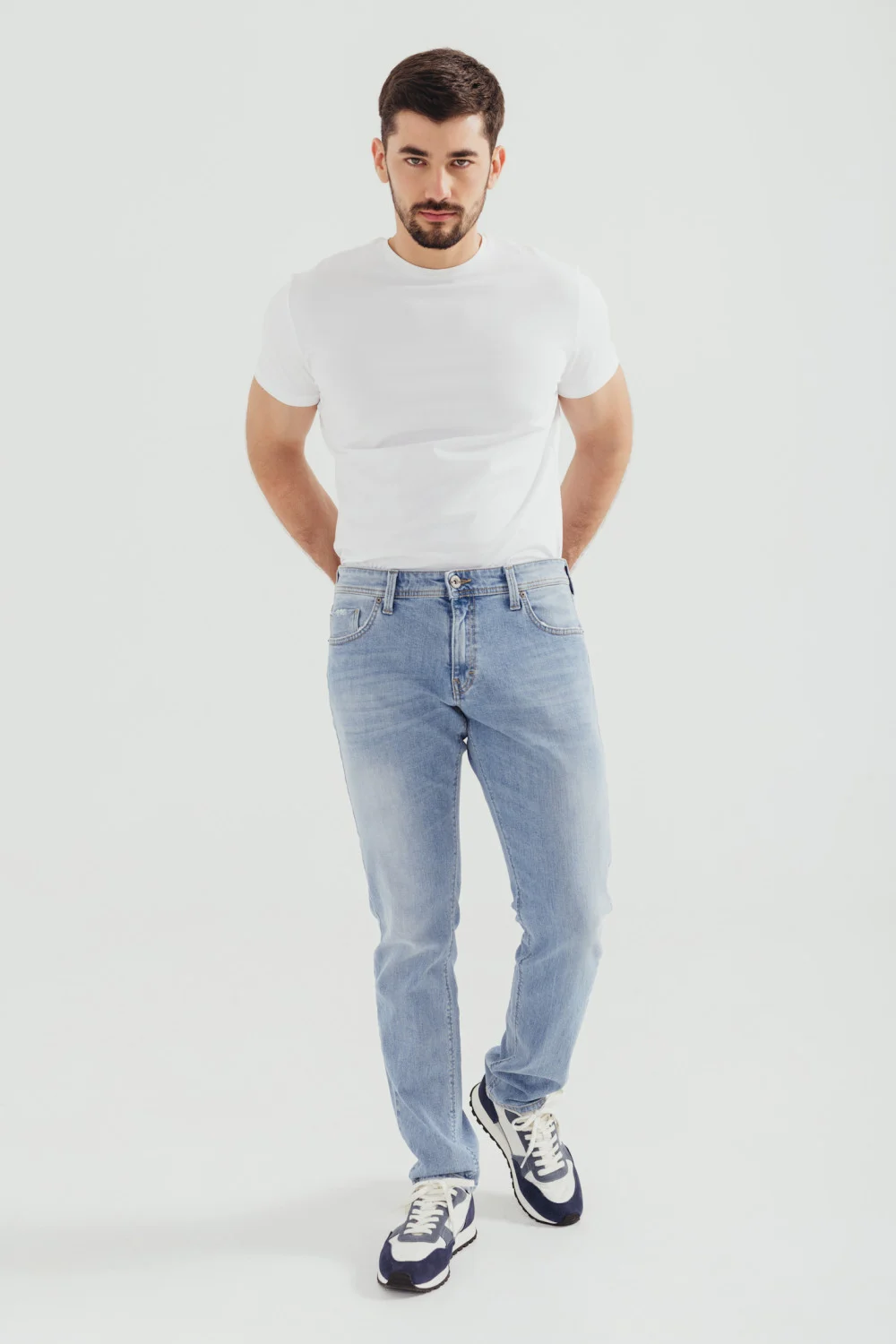 Slim fit farmerke comfort denim – model 106 svetli denim