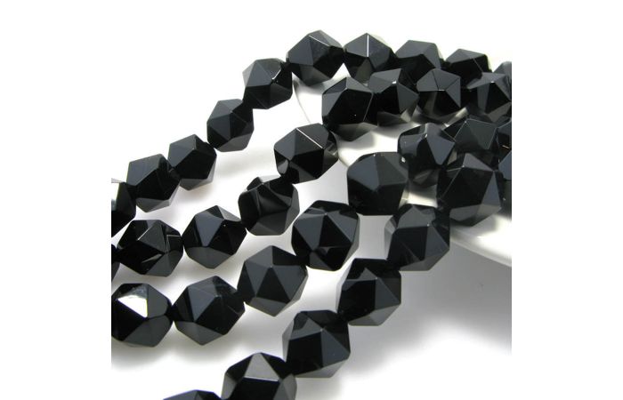 Prirodni Onix star cut A grade, Dimenzjia 10 mm. Cena je data za niz od oko 39 perli. ( KPONXC10 )