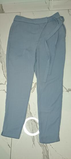 Zara pantalone Snezeno 600din.