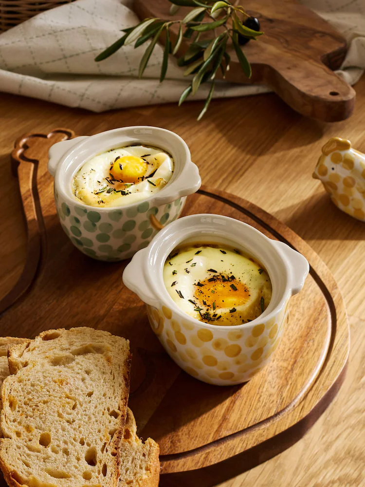 Set of 2 Chicken Nibble Bowls with Lid