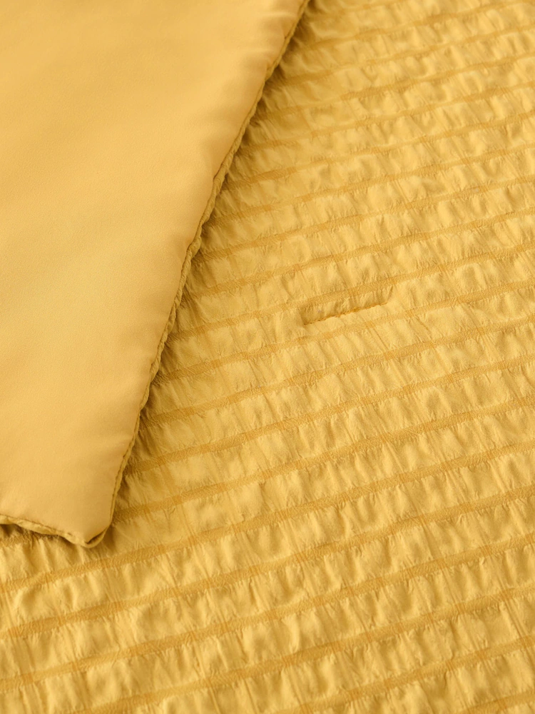 Crinkle Textured Bedspread