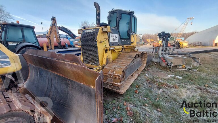 Mašina za ocenjivanje
Komatsu D61EX-15