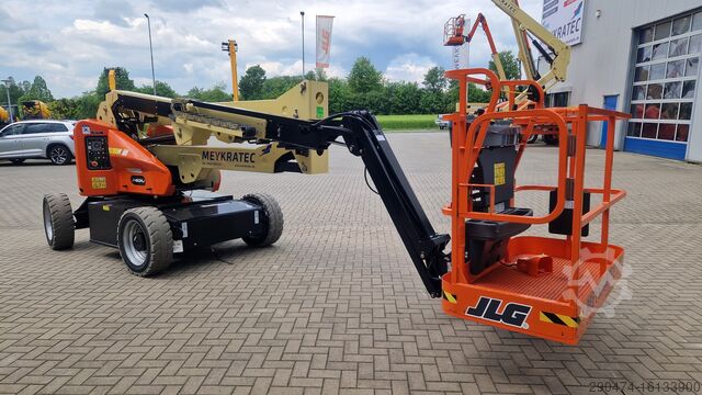 Zglobni teleskopski bum lift
JLG E450