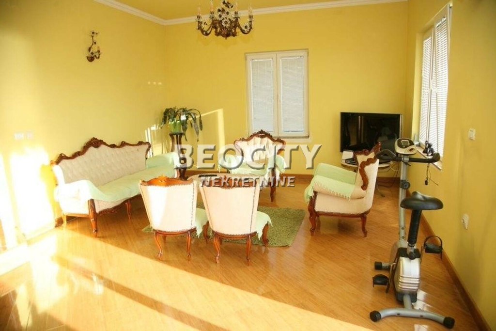 Tivat, Centar, Bradasevo, 12.0, 519m2, 1326000EUR