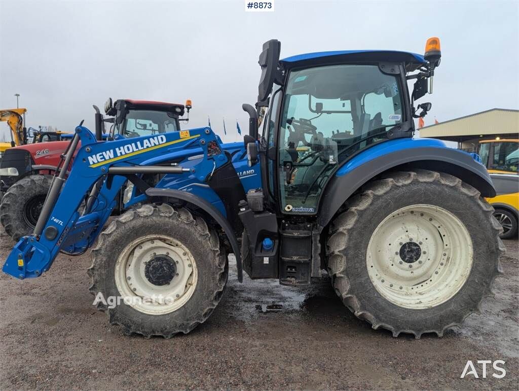 New Holland T5. 130 DC traktor točkaš