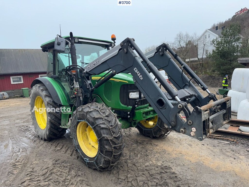 John Deere 5820 traktor točkaš