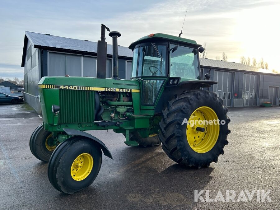 Prodaje se John Deere 4440 traktor točkaš na aukciji