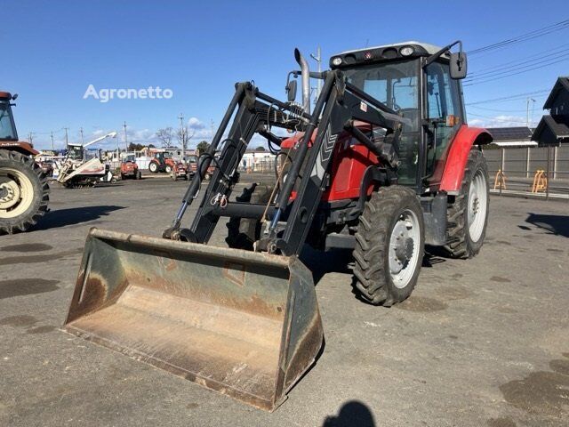 Massey Ferguson TRACTOR(Massey Ferguson) traktor točkaš