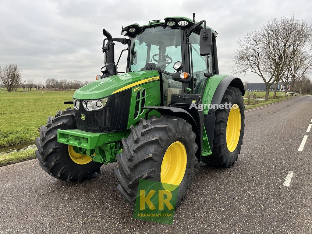 Novi John Deere 6120M traktor točkaš