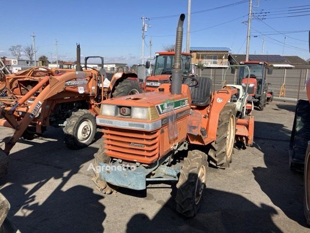 Kubota TRACTOR(Kubota) mototraktor