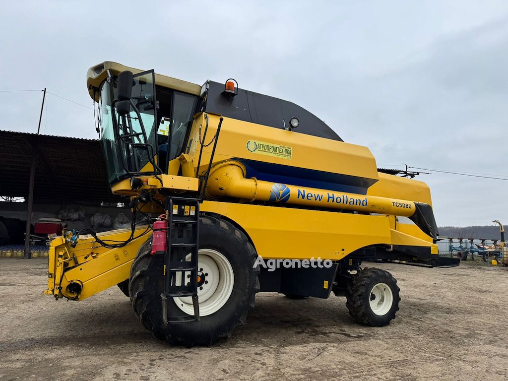 New Holland TC5080 kombajn za žito