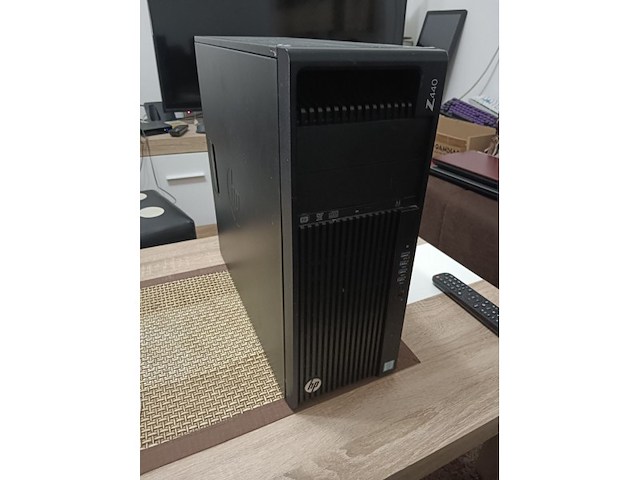 HP Workstation Z440 / E5-2630 V3 / 16GB / RX580 8GB/ SS