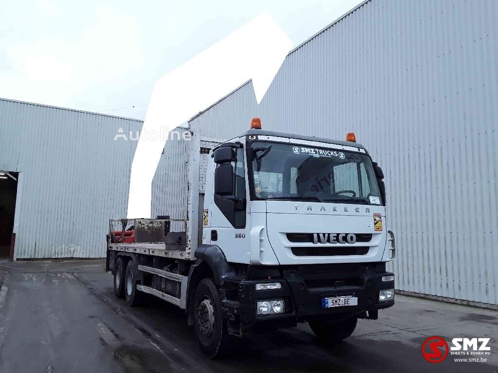 IVECO Trakker 360 6x4 manual chassis kamion s ravnom platformom