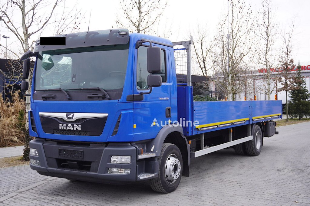 MAN TGM 15.250 / 160,000 km! / 2021 / Flatbed 18 EPAL / 8.8 t capaci kamion s ravnom platformom