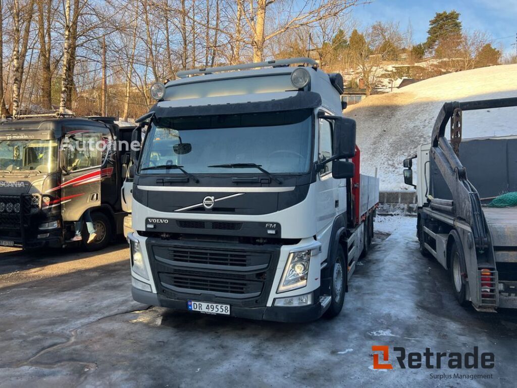 Prodaje se Volvo FM kamion s ravnom platformom na aukciji