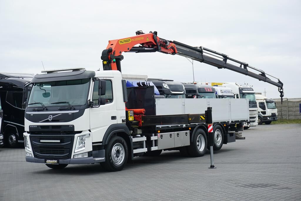 Volvo / FM / 370 / 6 X 2 / SKRZYNIOWY + HDS / PALFINGER PK 22002 / WYS kamion s ravnom platformom