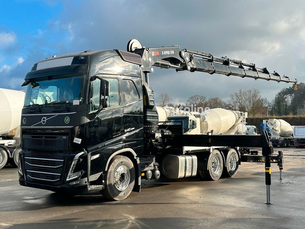 Novi Volvo FH 540 kamion s ravnom platformom