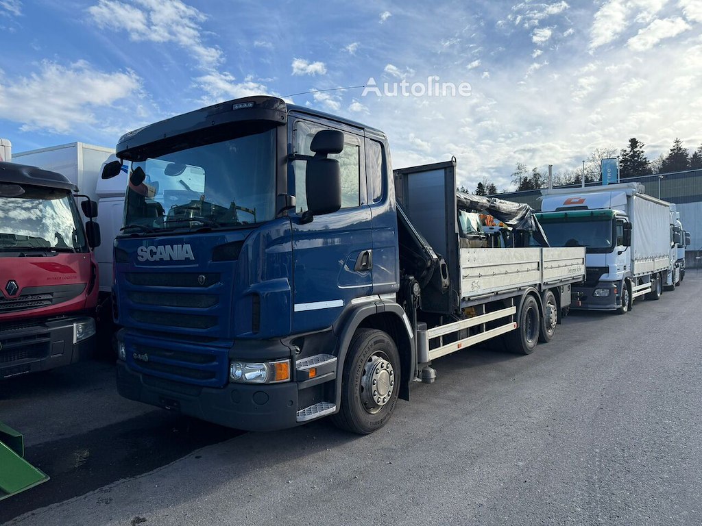 Scania G440 kamion s ravnom platformom