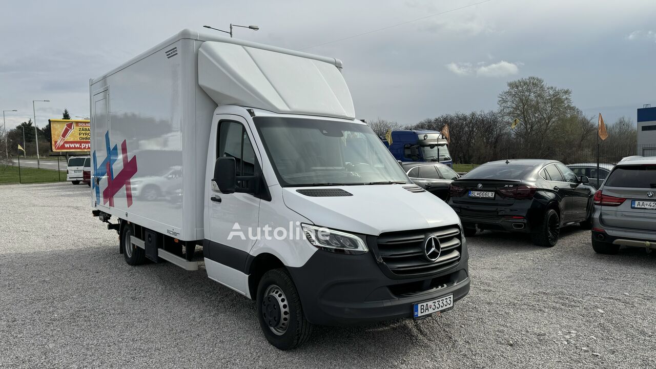 Mercedes-Benz Sprinter 516 hydraulickým čelom kamion furgon