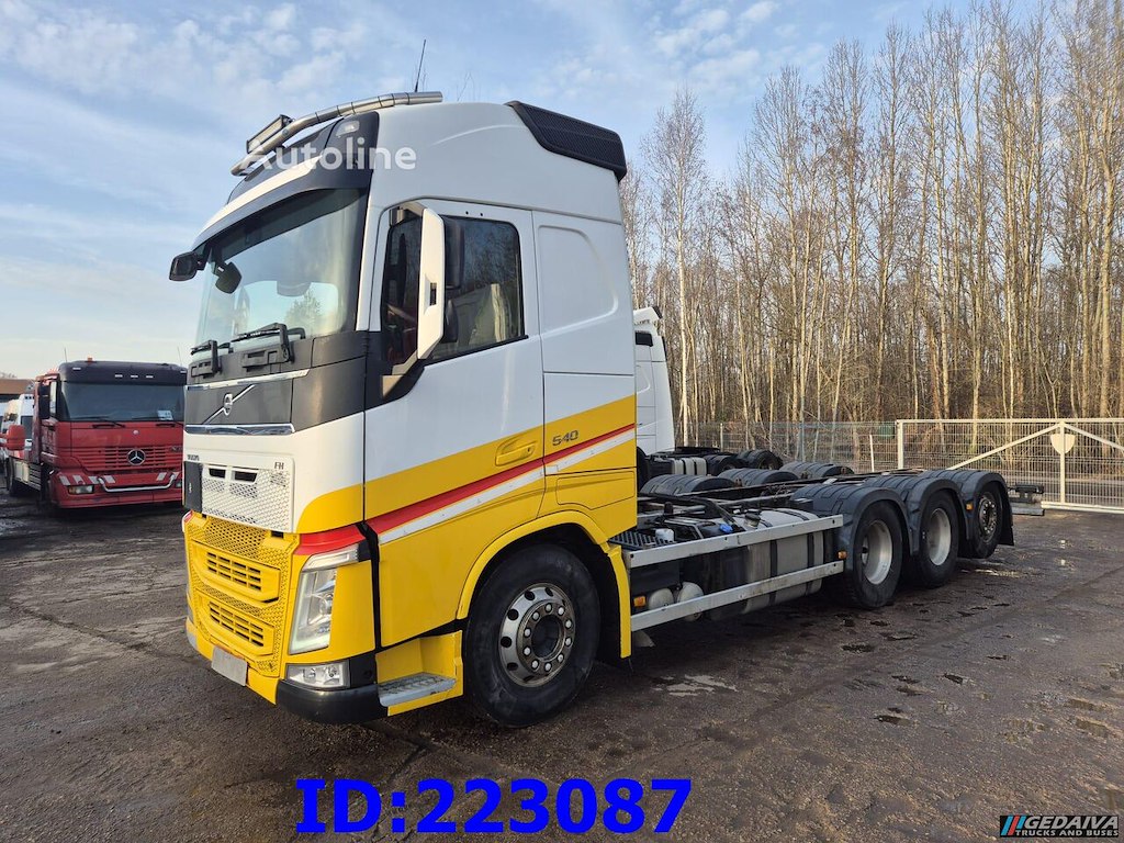 Volvo FH13 540HP 8x4 Lifting axle kamion šasija