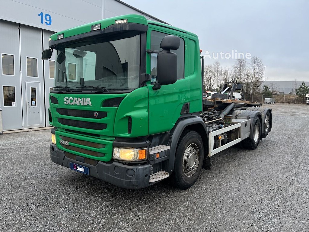 Prodaje se Scania P450 rol kiper sa kukom na aukciji