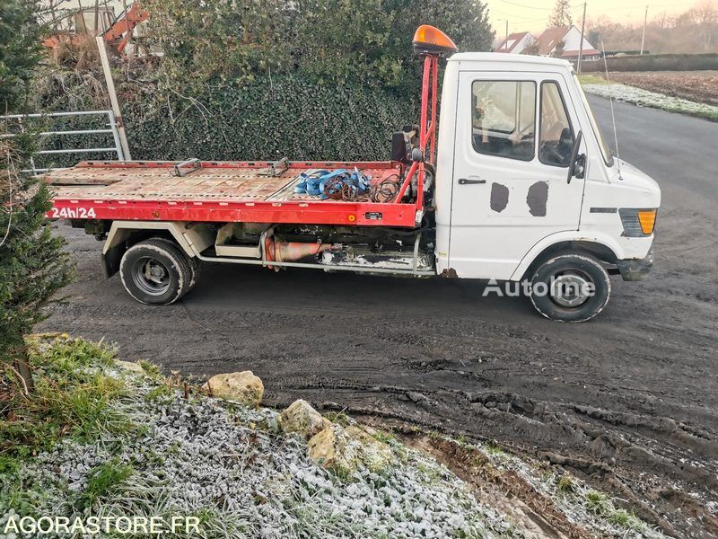 Prodaje se Mercedes-Benz 407 šlep auto na aukciji