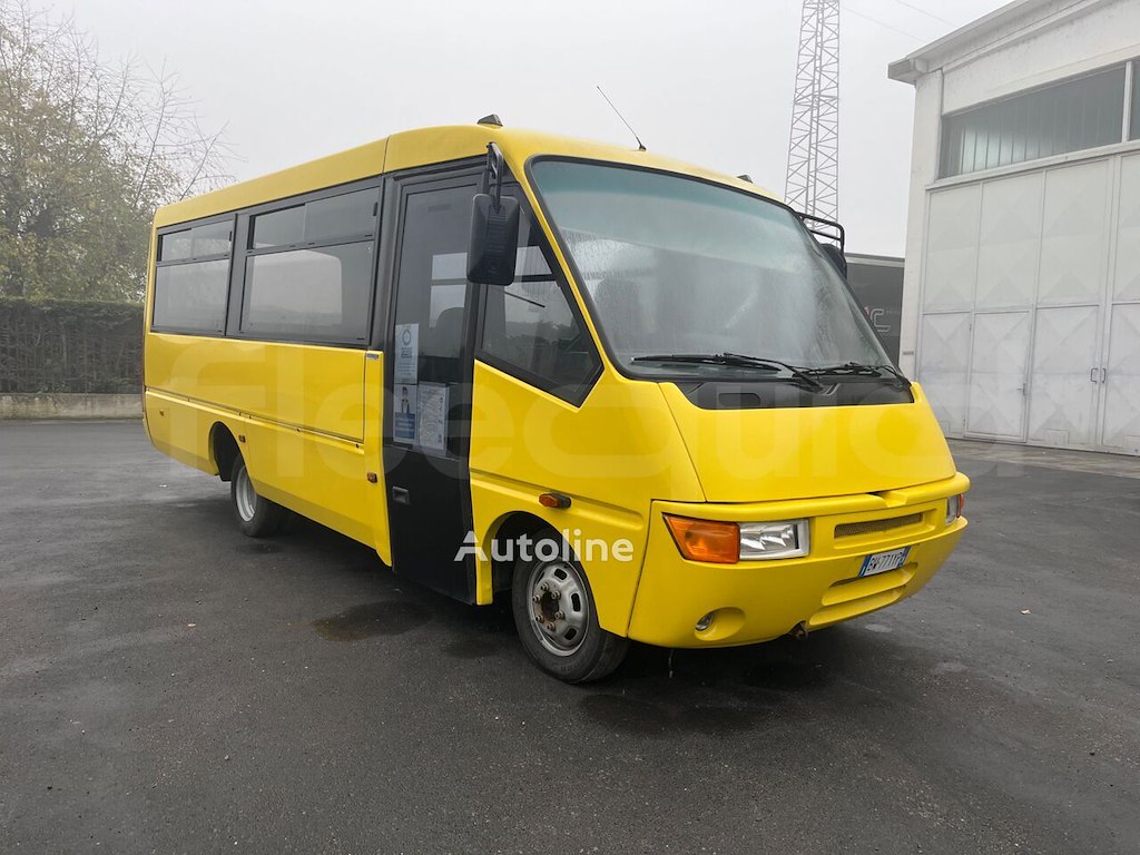 Prodaje se IVECO Cacciamali prigradski autobus na aukciji