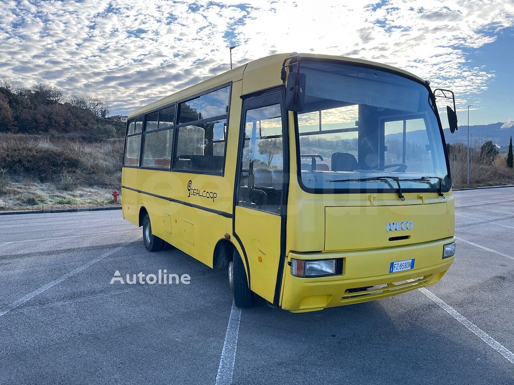 Prodaje se IVECO Cacciamali prigradski autobus na aukciji