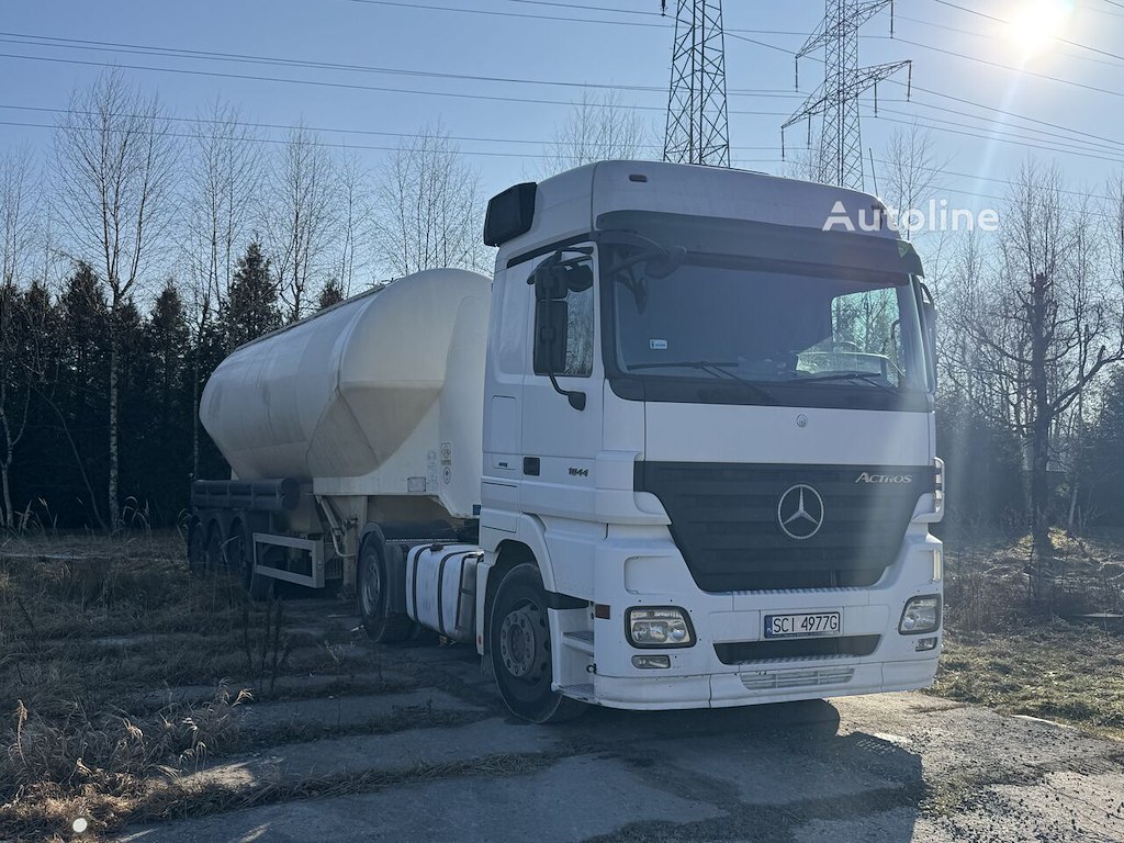 Mercedes-Benz Actros 1844 LS kamion za prevoz cementa