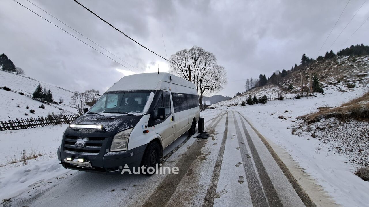 Ford Transit putnički minibus